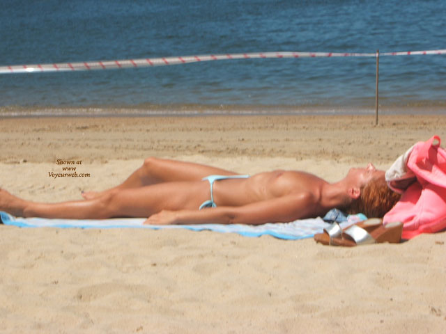 Topless Blonde In Deep Water Bay Hong Kong July 2007 Voyeur Web